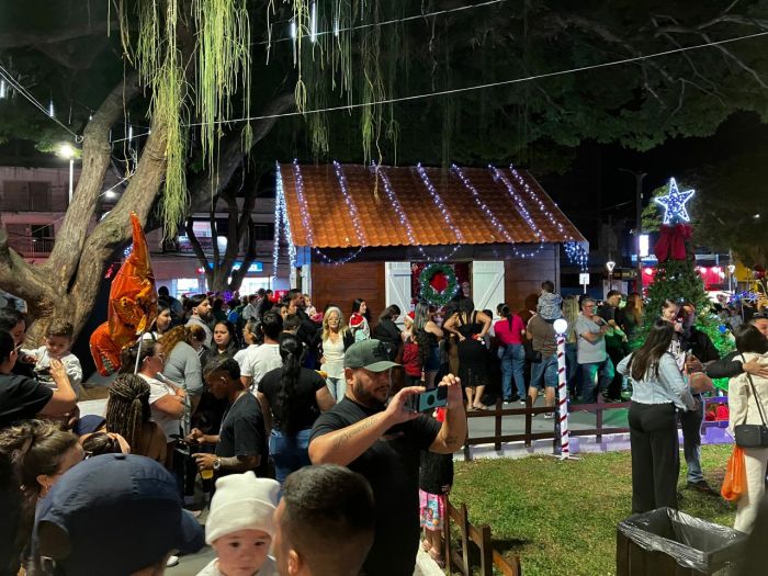 Pindamonhangaba inicia programação oficial de Natal com ações culturais ...